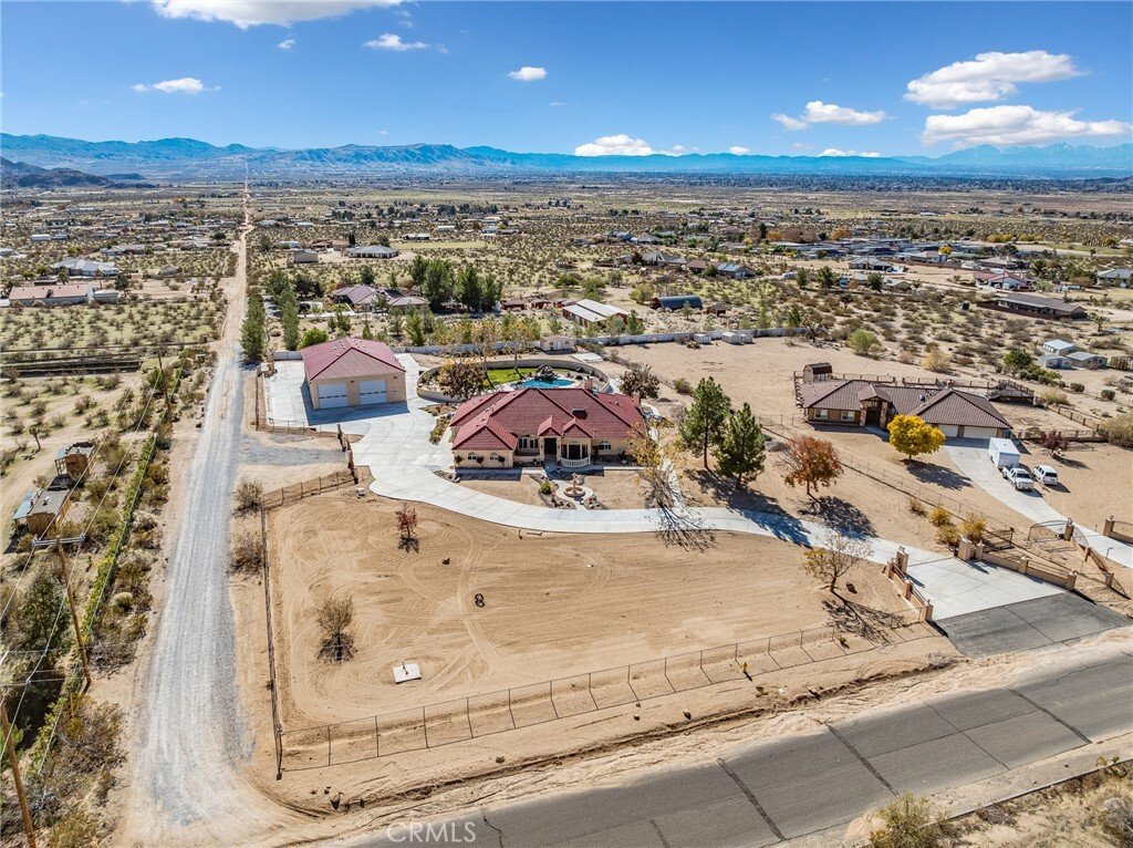 4 Bedrooms Single Family Detached In Apple Valley, California, United ...