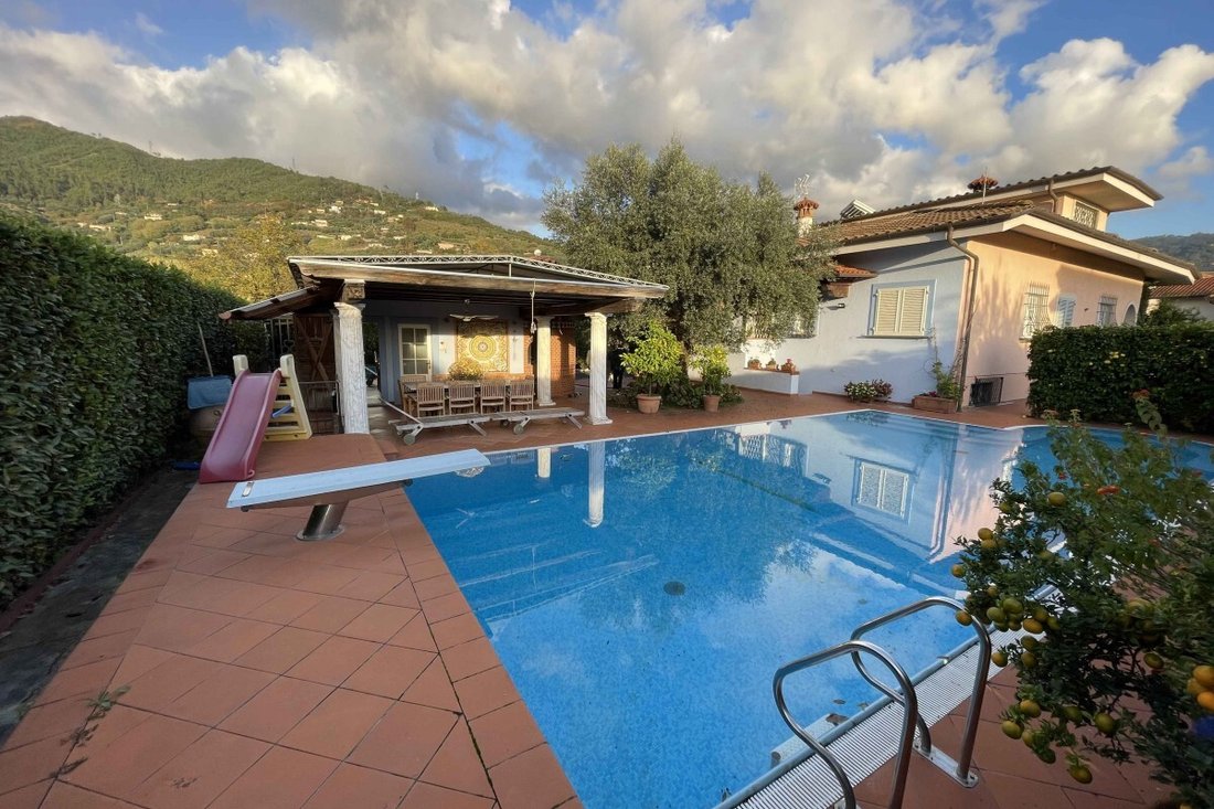 Villa For Sale In Seravezza Querceta Ref: 3025 In Seravezza, Tuscany ...