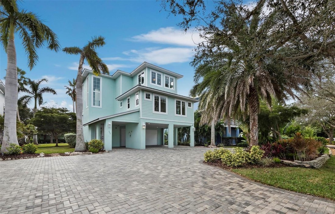 Elevated Coastal Haven With Rooftop In Longboat Key, Florida, United ...