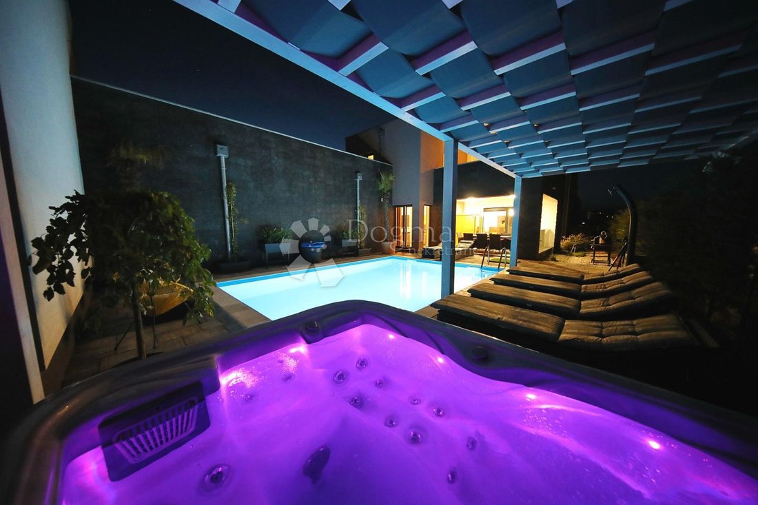 House Zaton, Nin, 603m2 In Zaton, Zadar County, Croatia For Sale (16801529)