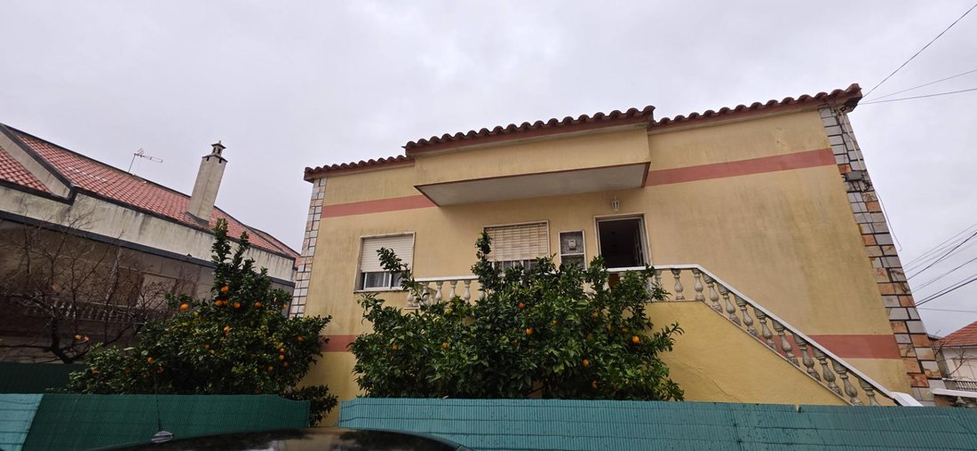 Odivelas Villa In Pontinha E Famoes, Lisbon, Portugal For Sale (16818465)