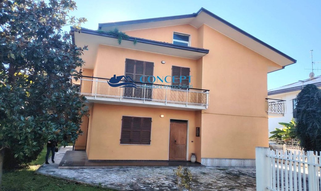 Villa In Vendita A Corropoli In Corropoli, Abruzzo, Italy For Sale ...