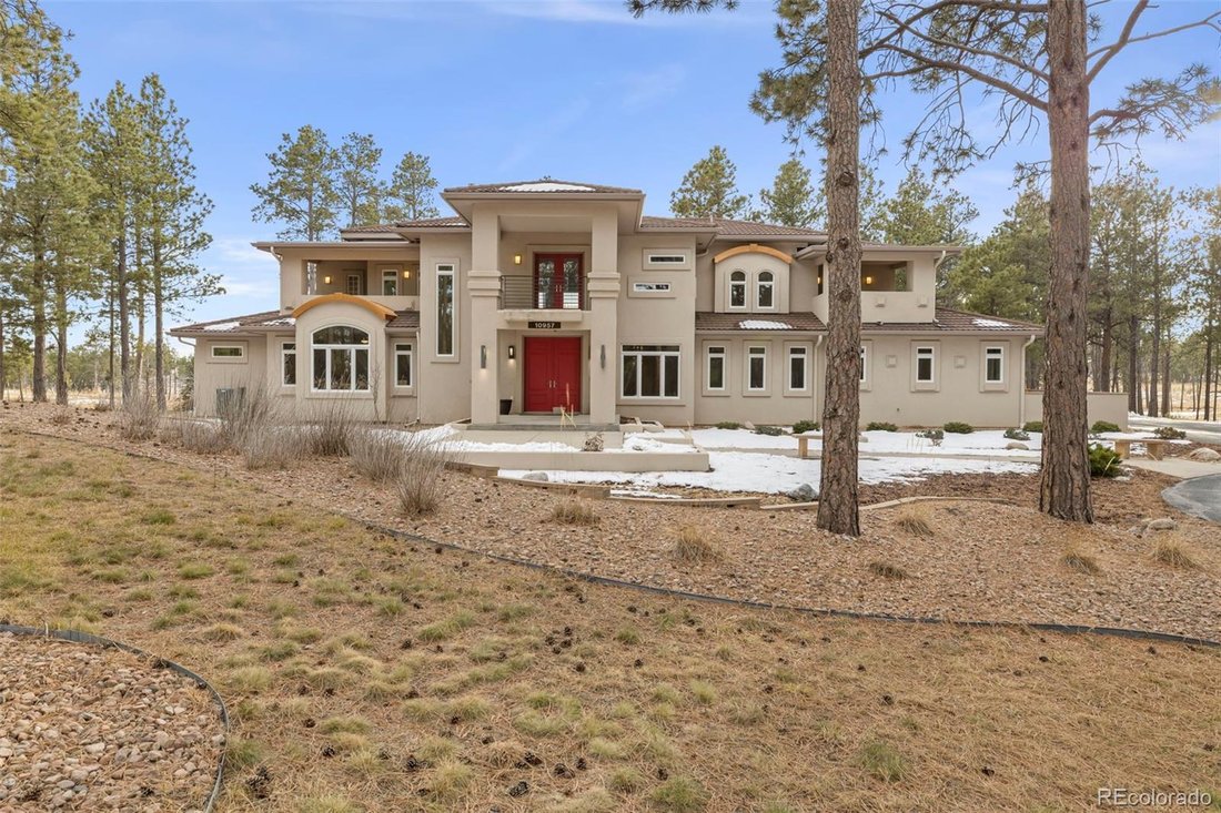 Single Family Residence In In Colorado Springs, Colorado, United States ...