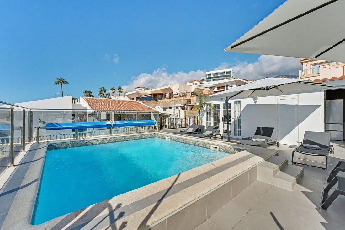 Villa Oleandra. Dans Costa Adeje, Adeje, îles Canaries à Vendre (16815893)