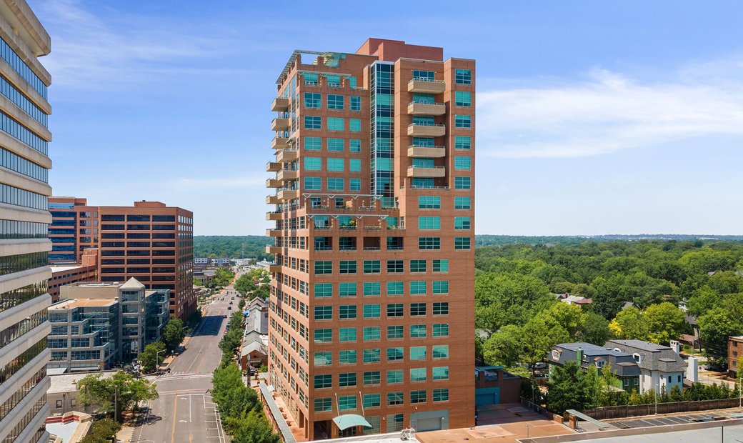 Renovated 2 Bed / 2 Bath Condo In Clayton's In Clayton, Missouri ...