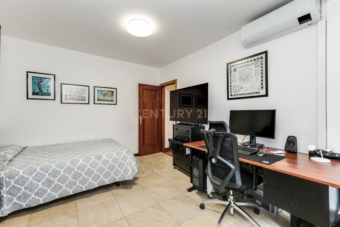 Stunning 5 Room Apartment In Arroios, Lisboa In Arroios, Lisbon ...