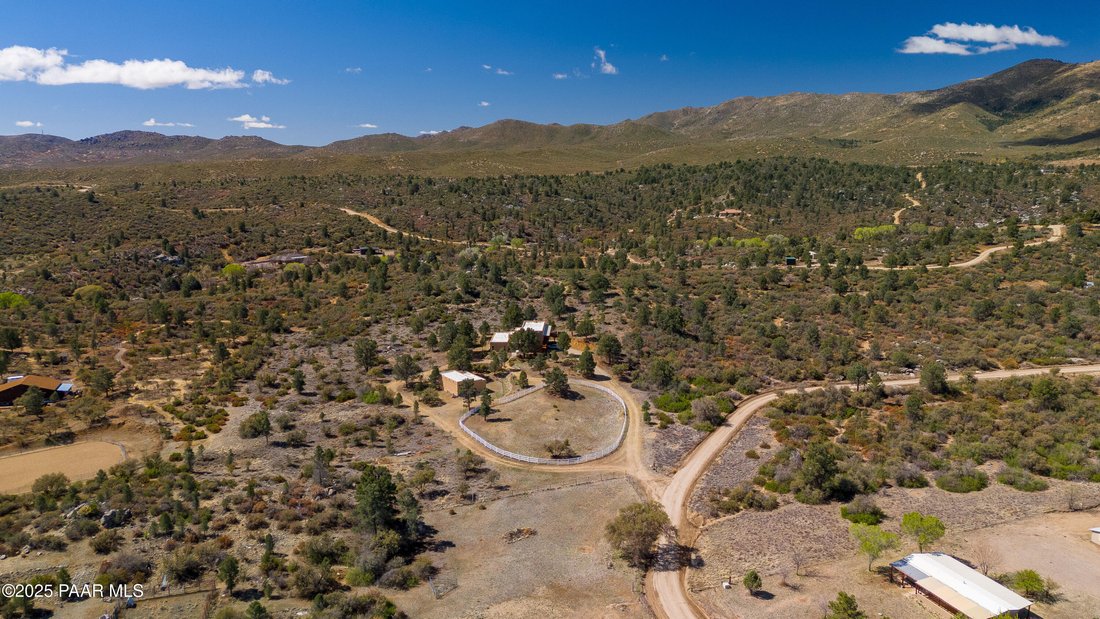 Single Family Residence In Peeples In Peeples Valley, Arizona, United ...