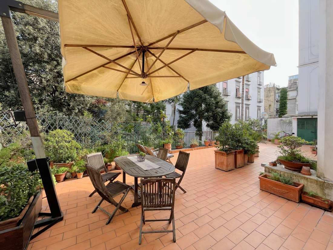Appartamento In Vendita A Napoli, San Ferdinando In Naples, Campania ...