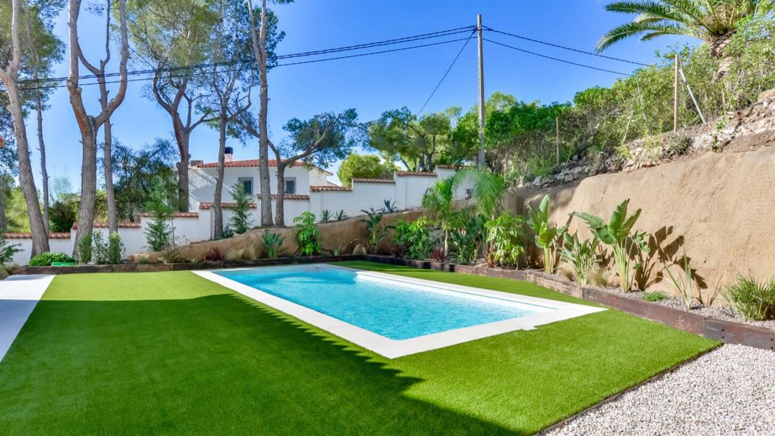 Altea Villa In Altea, Valencian Community, Spain For Sale (16825612)