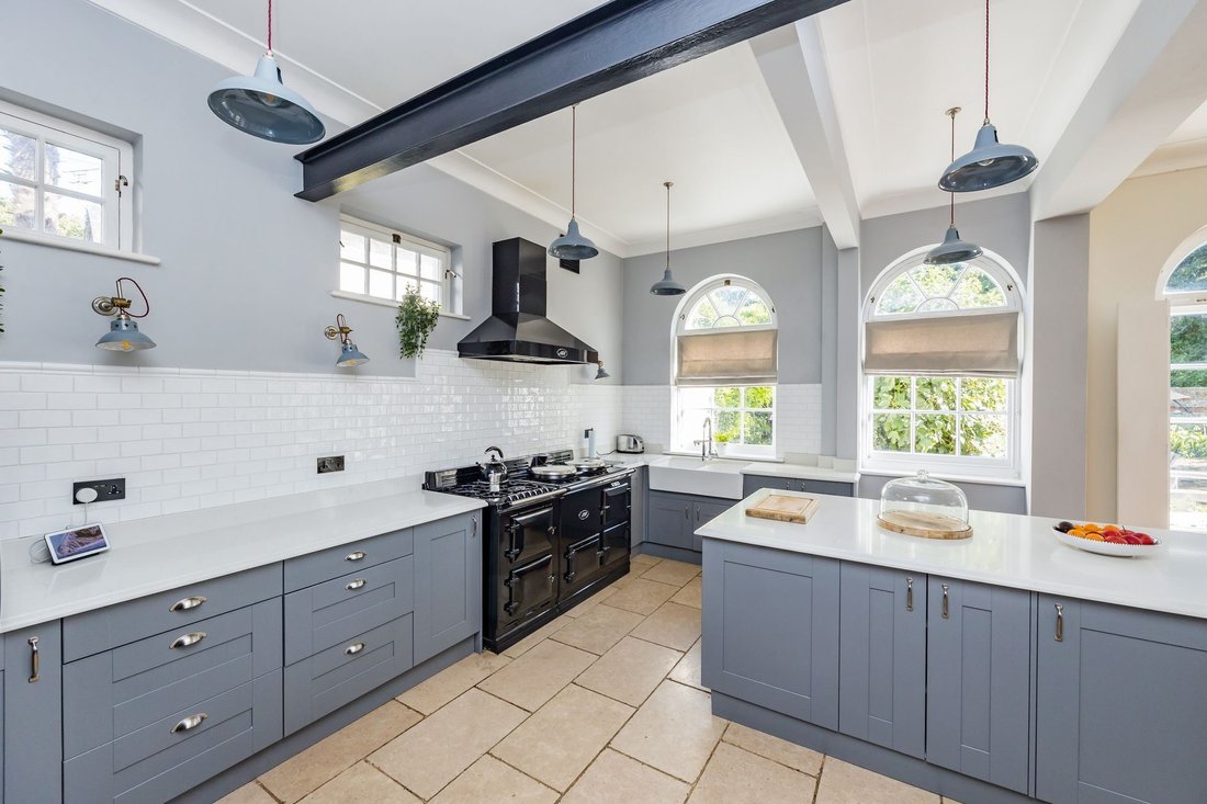 6 Bedroom Semi Detached House For Sale In In Lyminster, England, United ...