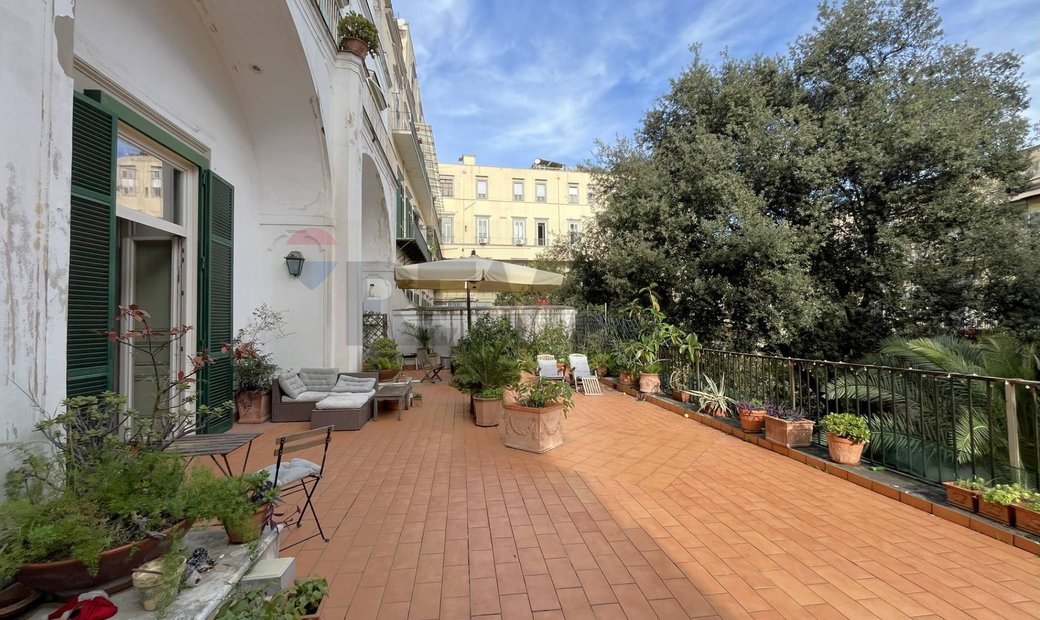 Appartamento In Vendita A Napoli, San Ferdinando In Naples, Campania ...