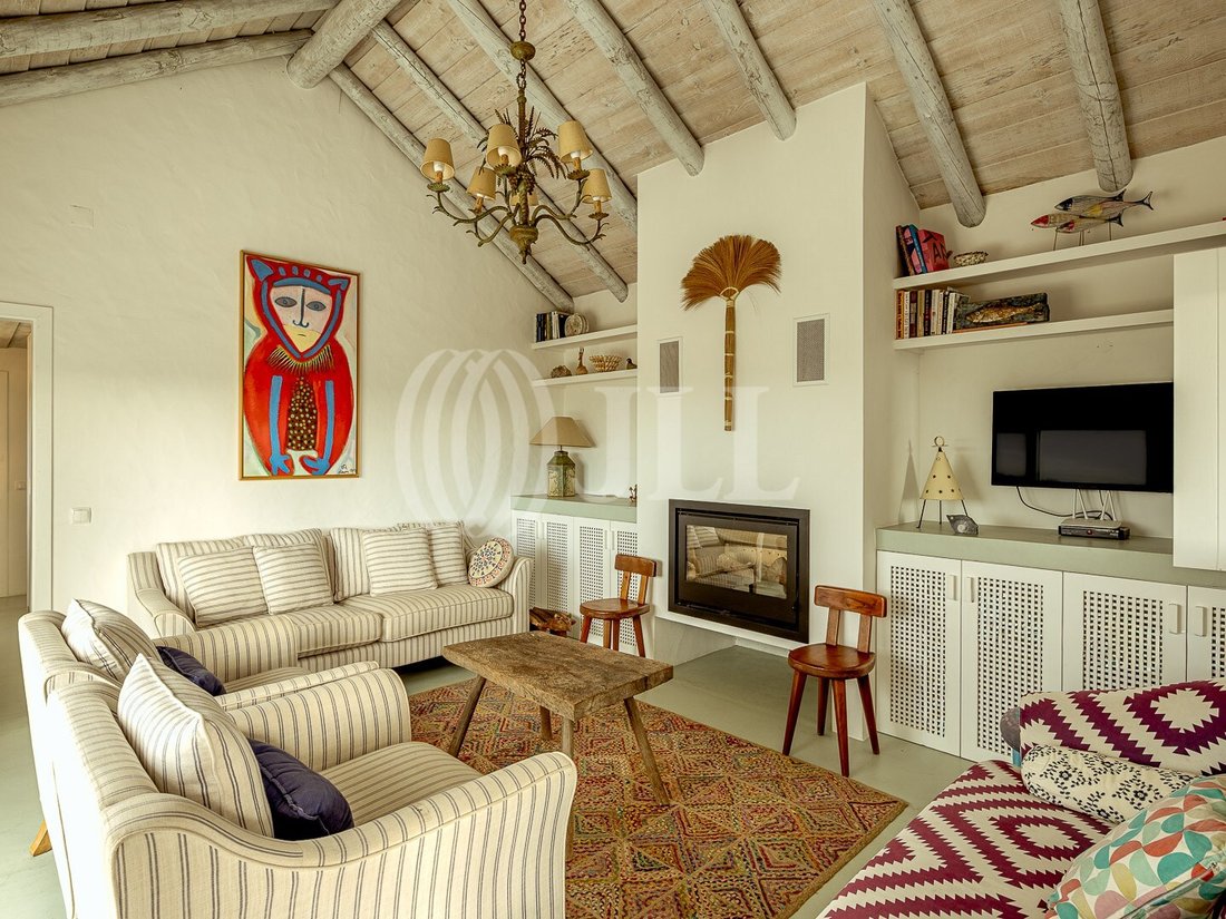 4 Bedroom Villa With Garden And Swimming Pool In Carvalhal, Setubal ...