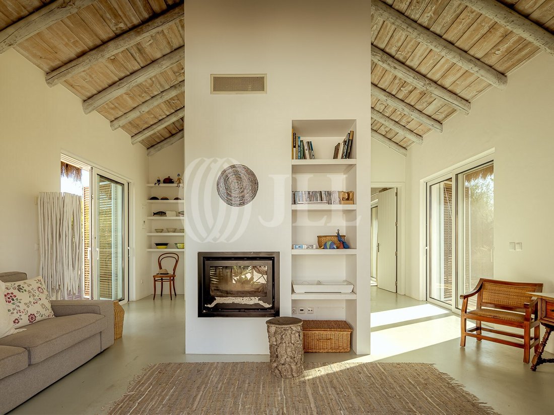 4 Bedroom Villa With Garden And Swimming Pool In Carvalhal, Setubal ...