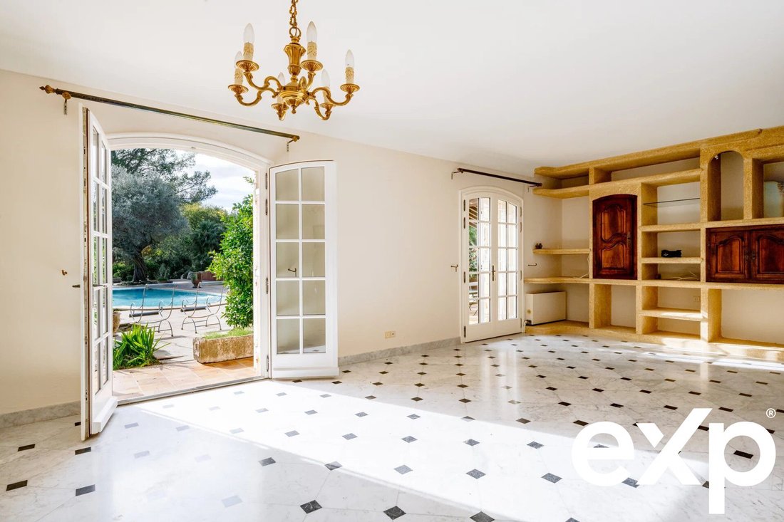 Nîmes Bourgeoise In Nîmes, Occitanie, France For Sale (16834430)