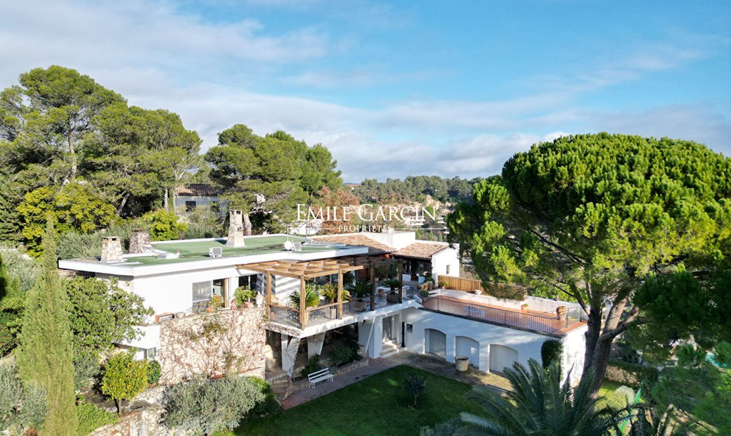 À Vendre Nîmes Maison D'exception Grand Dans Nîmes, Occitanie, France à ...