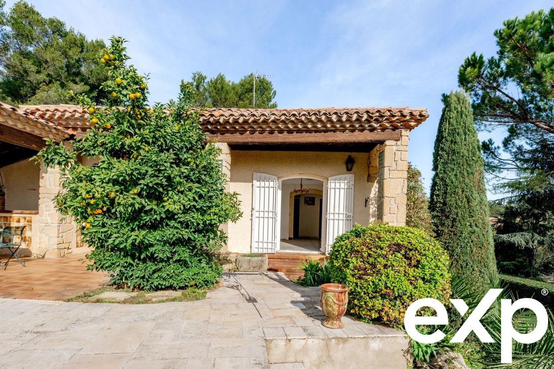 Nîmes Bourgeoise In Nîmes, Occitanie, France For Sale (16834430)