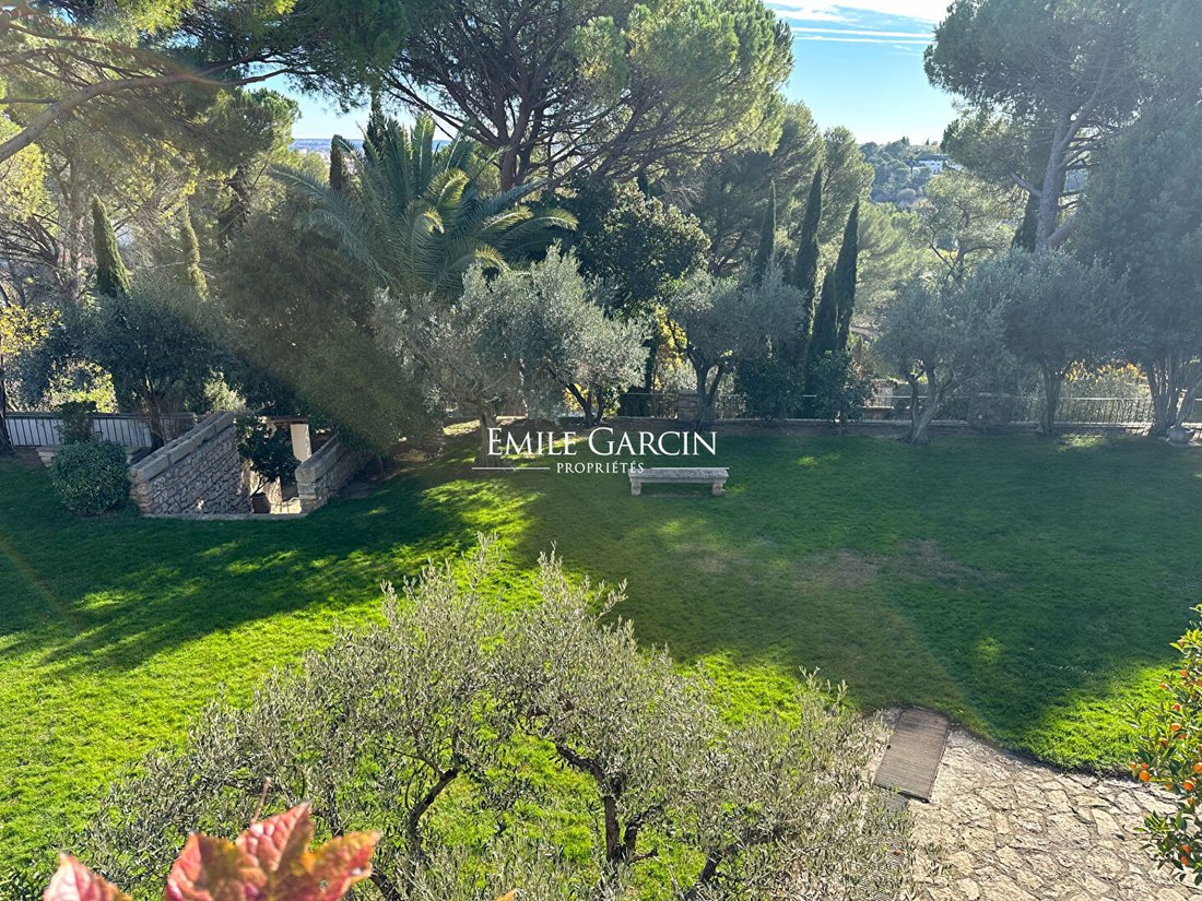 À Vendre Nîmes Maison D'exception Grand Dans Nîmes, Occitanie, France à ...