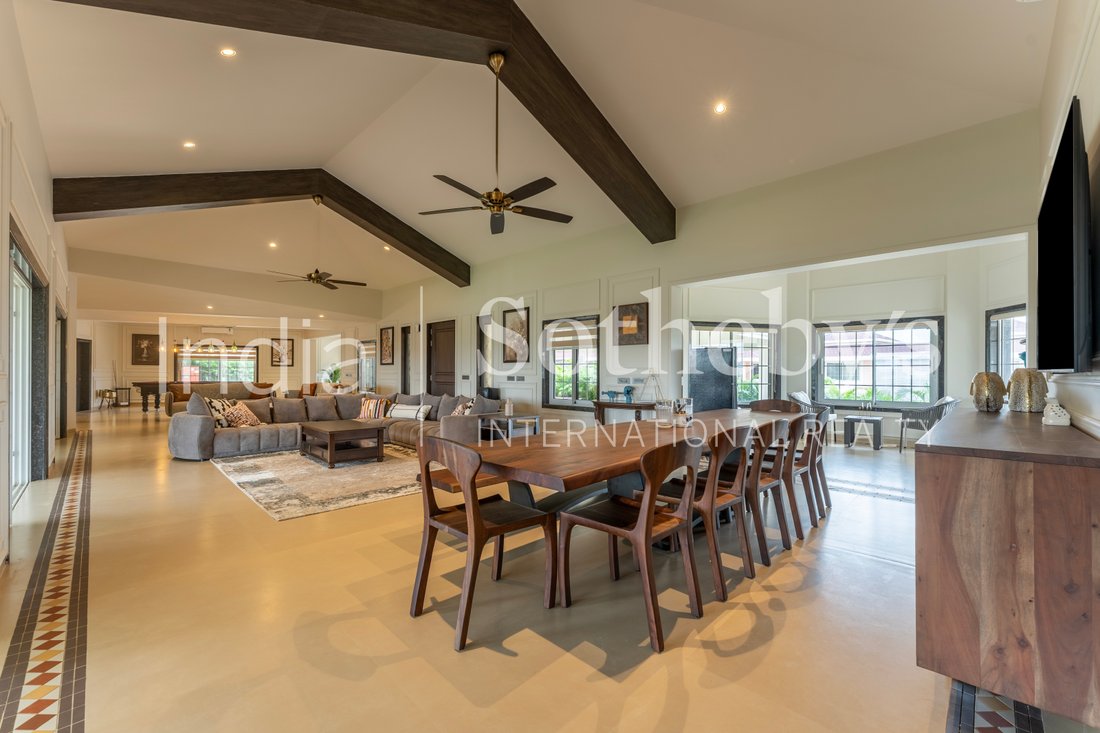 Villa Tentaculaire à Lonavala Dans Kune N.M., Maharashtra, Inde à ...