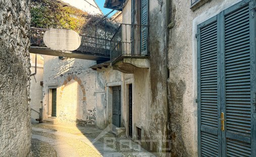 Luxury lake view homes for sale in Isola San Giulio, Piedmont, Italy ...