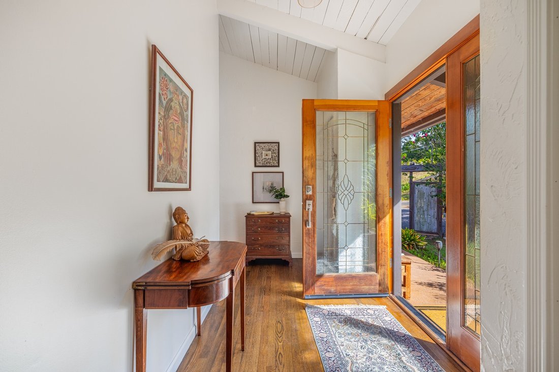 Warm Redwood Cottage With A Relaxed And In Kula, Hawaii, Vereinigte ...