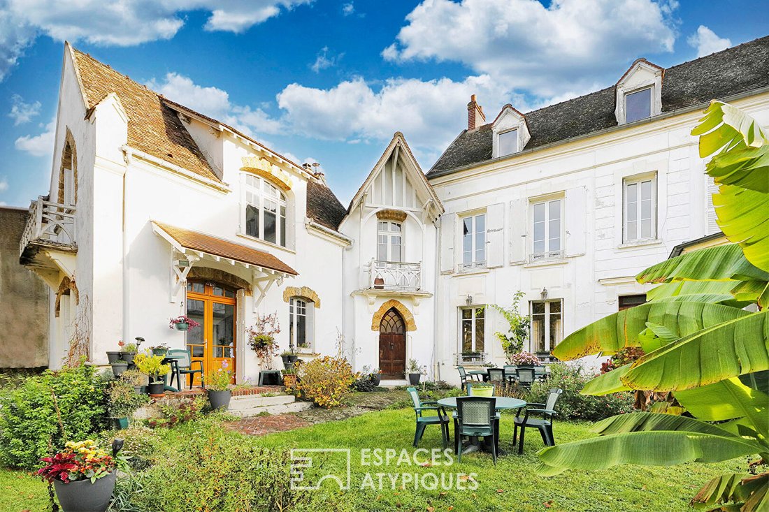 Former Hunting Lodge On The In Germigny L'évêque, île De France ...