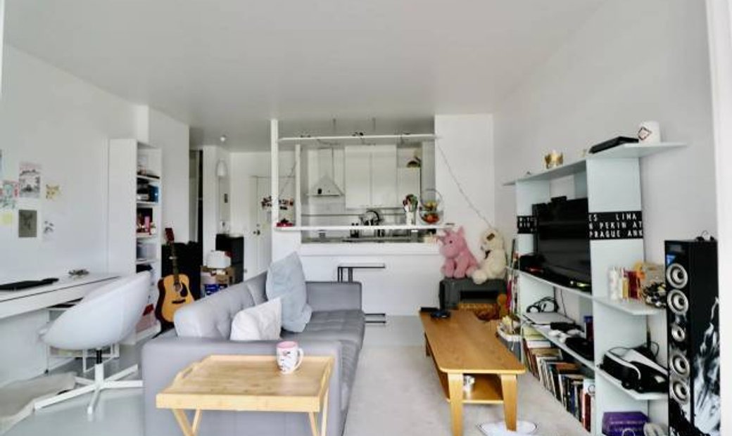 À L'étage Avec Balcon Dans Boulogne Billancourt, île De France, France ...