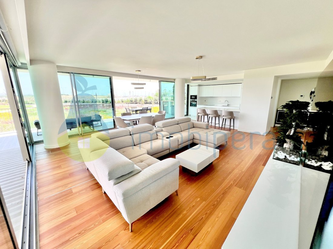 2 Bedroom Flat In The Luxurious Bay Line In Armacao De Pera, Algarve ...