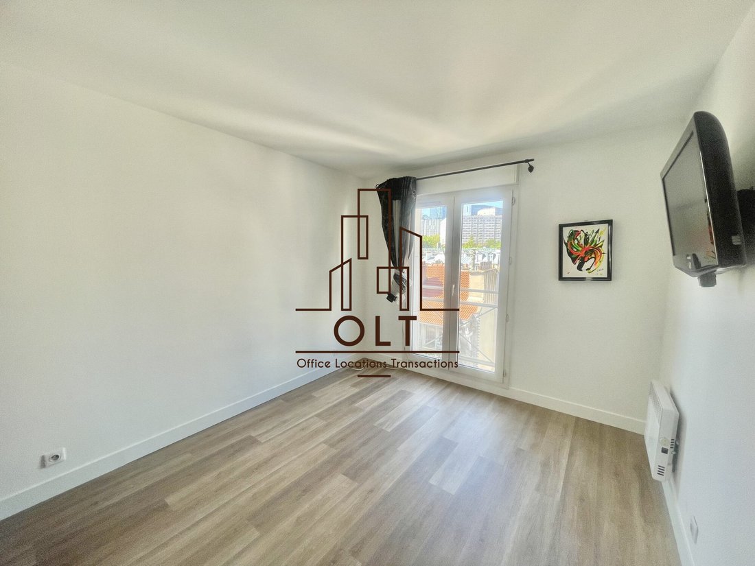 Puteaux Apartment In Puteaux, île De France, France For Sale (16850442)