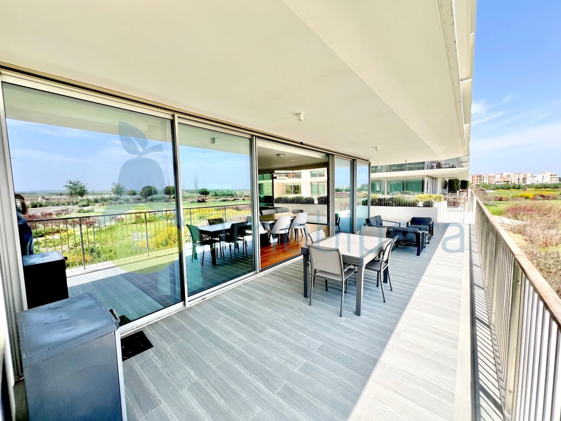 2 Bedroom Flat In The Luxurious Bay Line In Armacao De Pera, Algarve ...