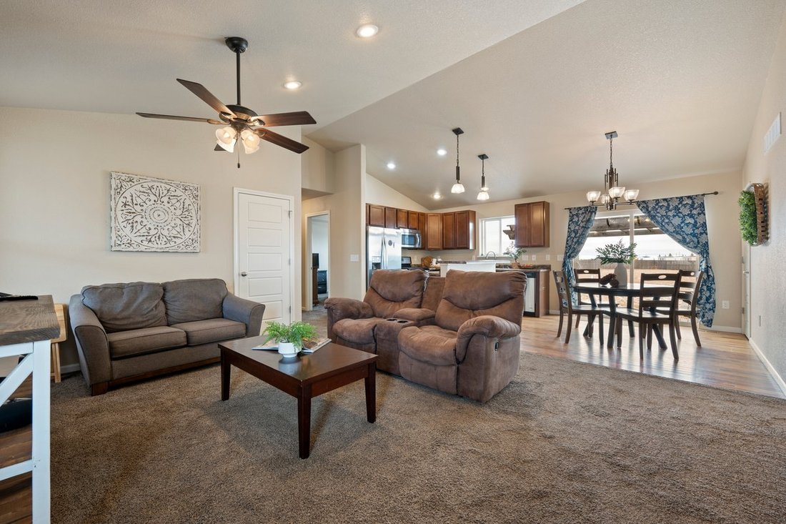 4 Bedrooms Single Family Detached In Cheyenne, Wyoming, United States ...