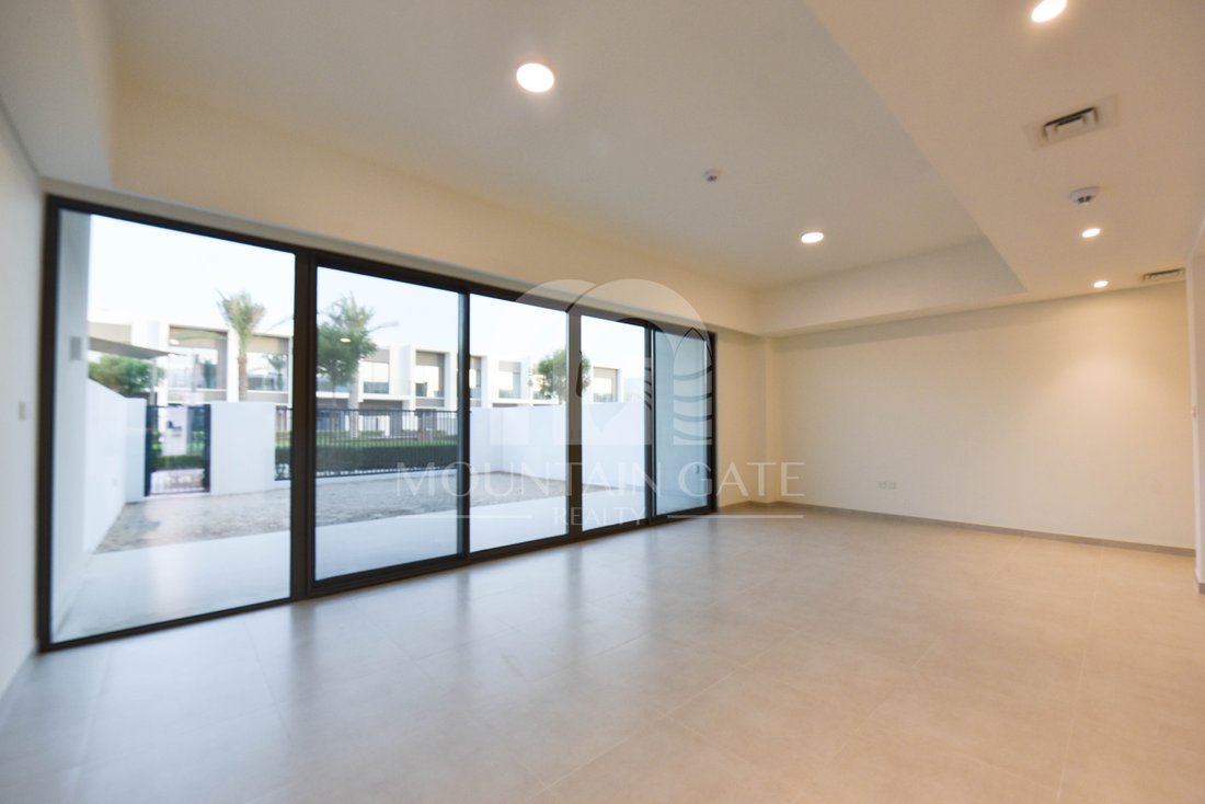 Pool & Park Facing | Single Row | Premium Life En Dubai, United Arab ...