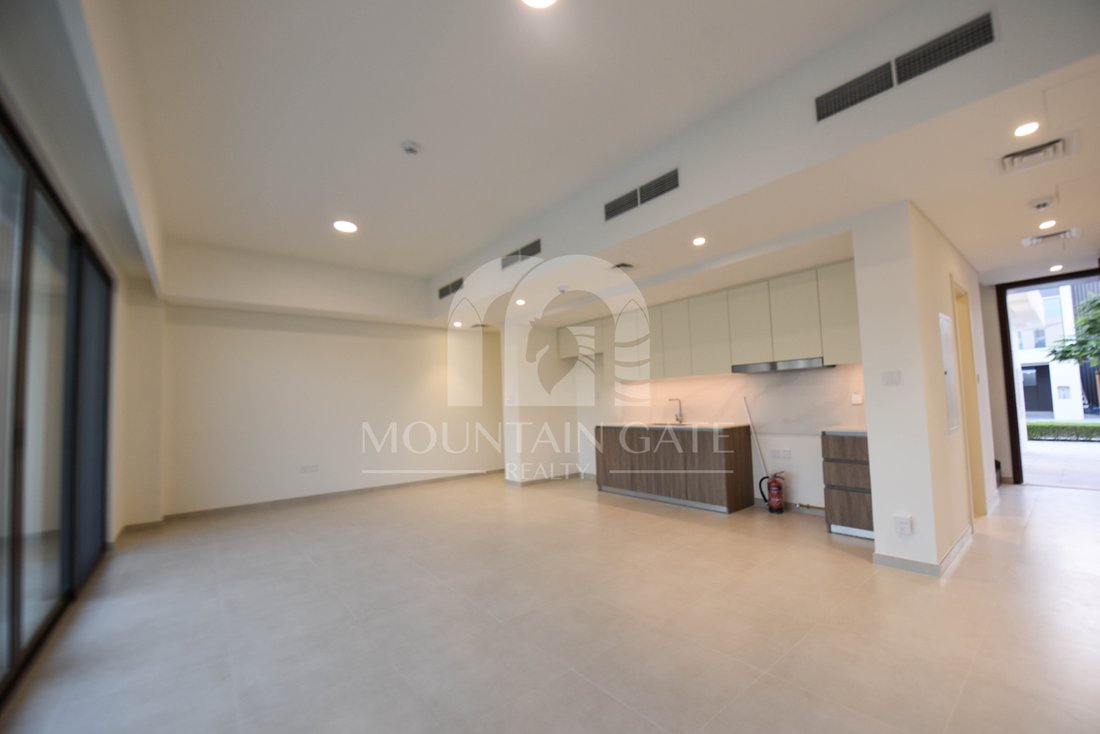 Pool & Park Facing | Single Row | Premium Life En Dubai, United Arab ...