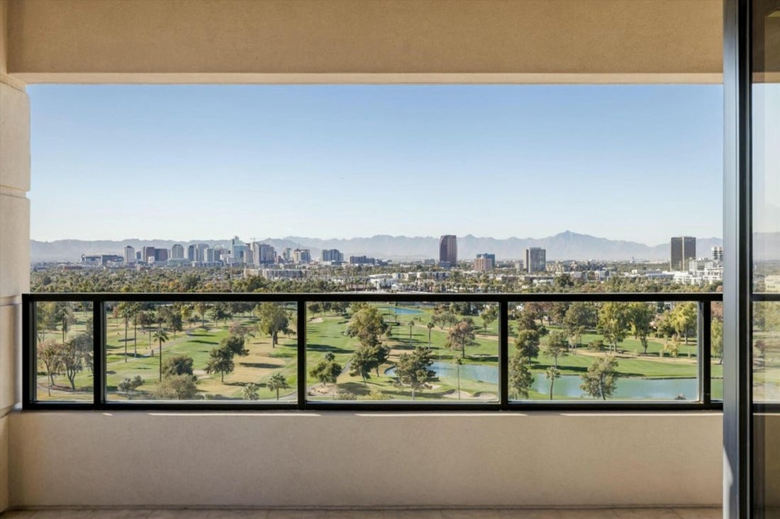 Crystal Point Dans Phoenix, Arizona, états Unis à Vendre (16848372)