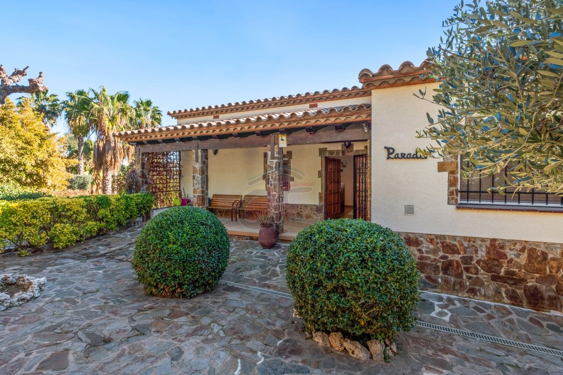 Une Villa Spectaculaire Avec Spa Dans Calonge I Sant Antoni, Catalogne ...