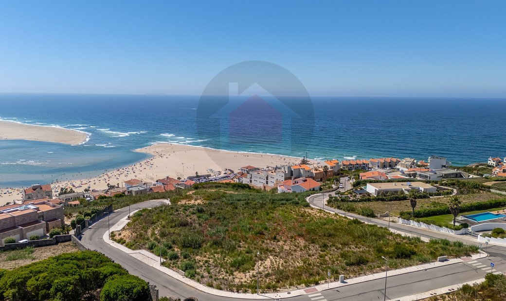 Baugrundstück Mit Exklusivem Blick Auf In Foz Do Arelho, Leiria ...