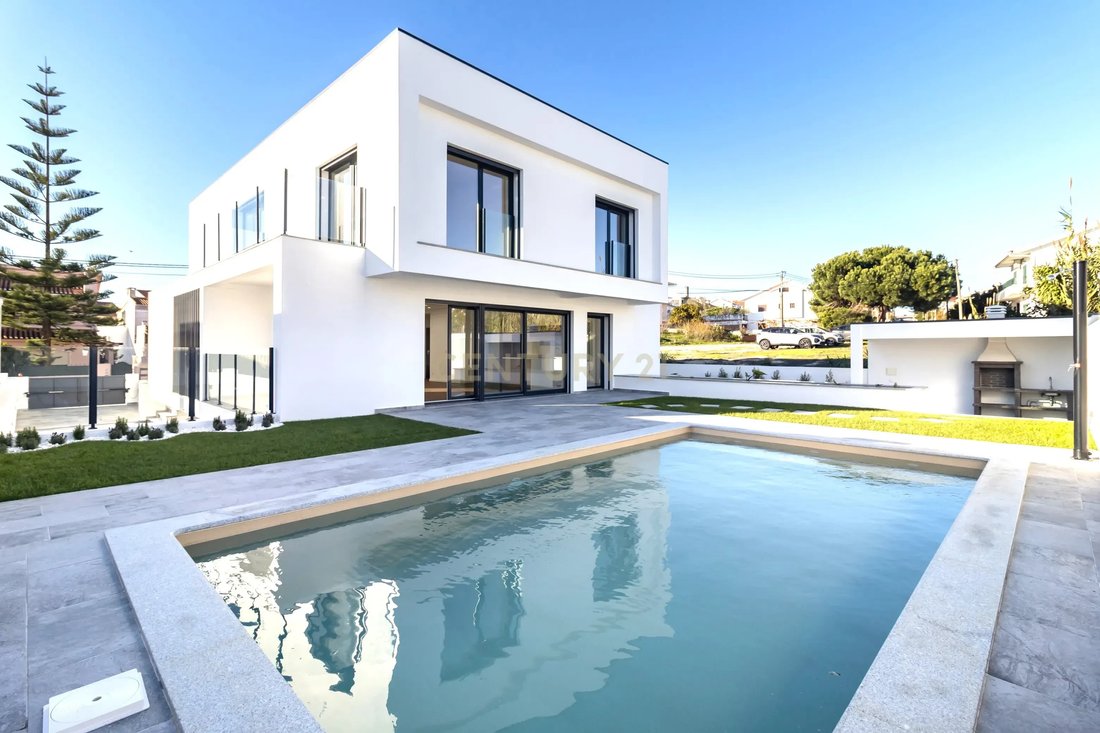 Villa Almada Portugal In Charneca De Caparica E Sobreda, Setubal ...