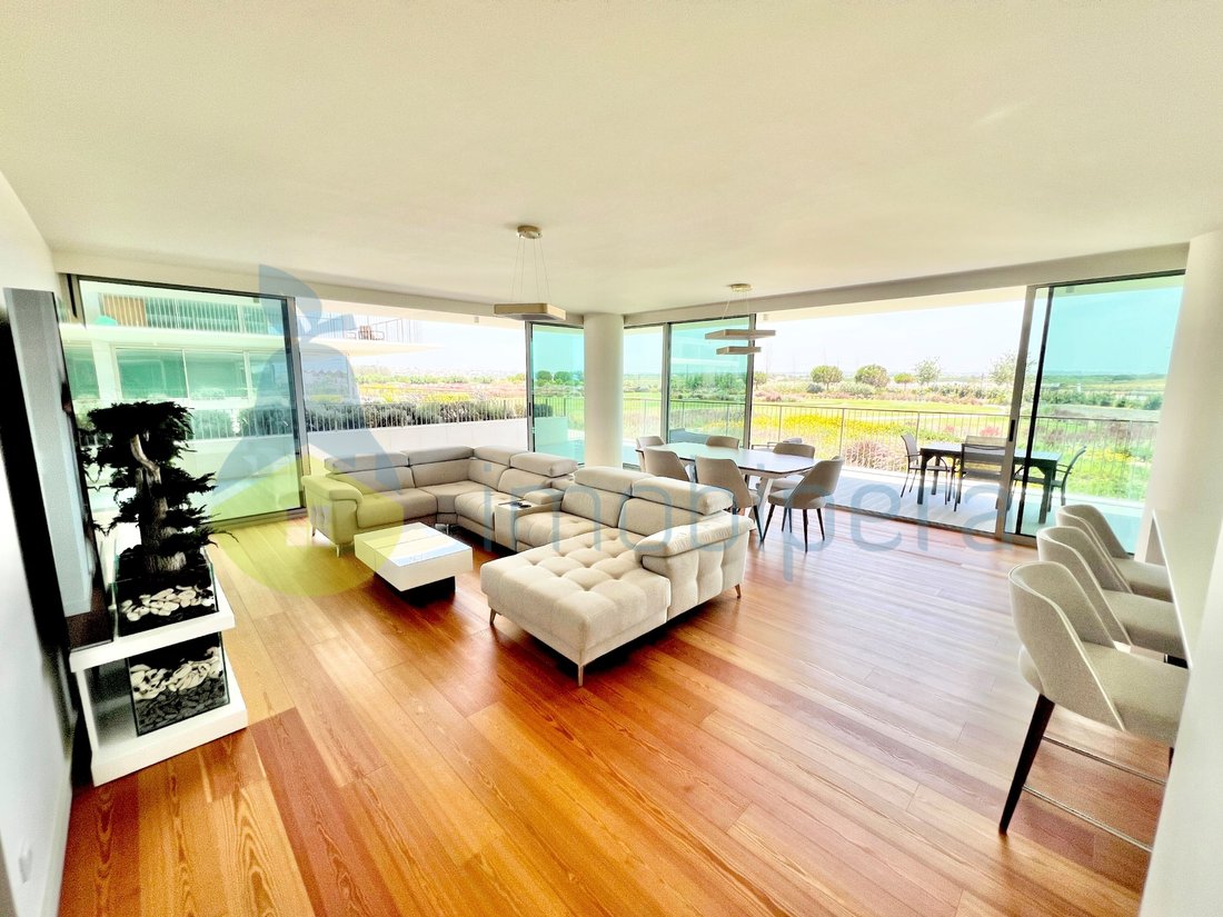 2 Bedroom Flat In The Luxurious Bay Line In Armacao De Pera, Algarve ...