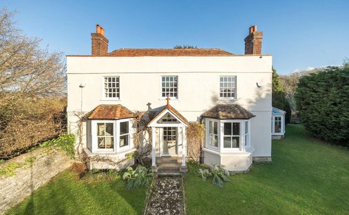 Luxury houses with sauna for sale in East Farleigh, England, United ...