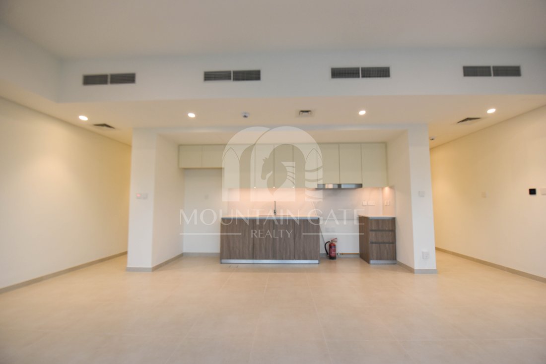 Pool & Park Facing | Single Row | Premium Life In Dubai, United Arab ...