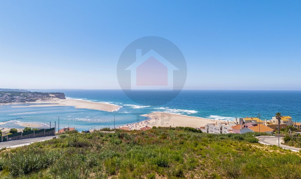 Baugrundstück Mit Exklusivem Blick Auf In Foz Do Arelho, Leiria ...