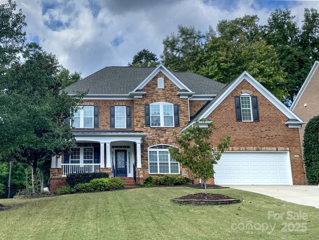 5 Bedrooms Single Family Detached In Charlotte, North Carolina, United ...