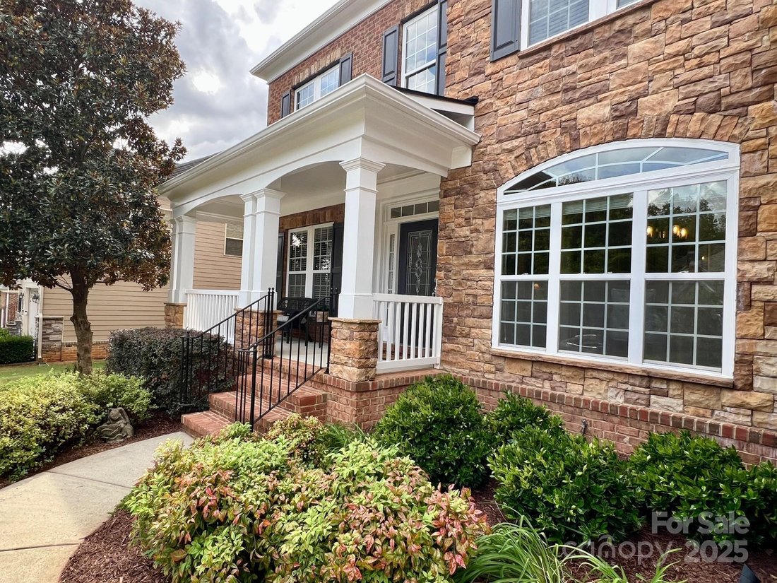5 Bedrooms Single Family Detached In Charlotte, North Carolina, United ...