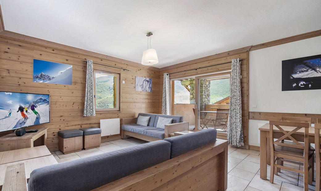 Stilvolles Alpines In Les Belleville, Auvergne Rhône Alpes, Frankreich ...