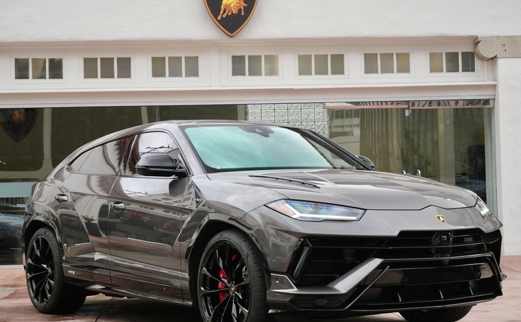 lamborghini grey urus