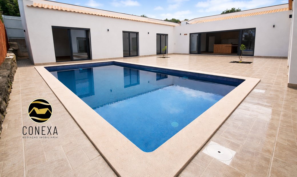 Fantastic 3 Bedroom Villa In Loulé In Loule (Sao Clemente), Algarve ...