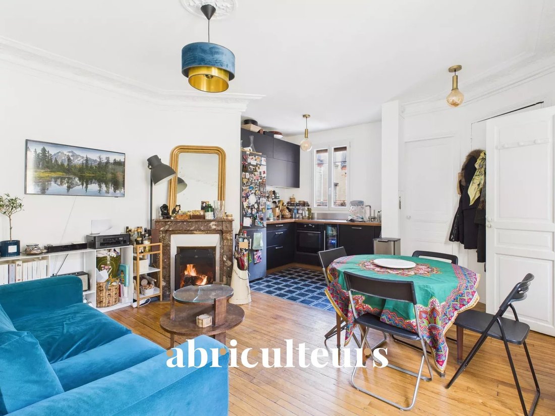 Beautiful Fully Renovated 2 Room 39m² Jules In Paris, île De France ...