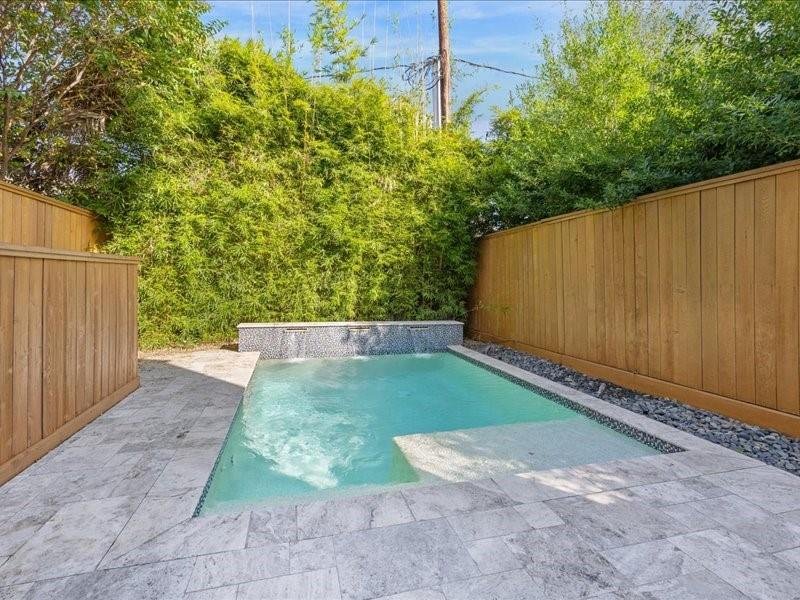 Single Family Residence In Houston In Houston, Texas, United States For ...