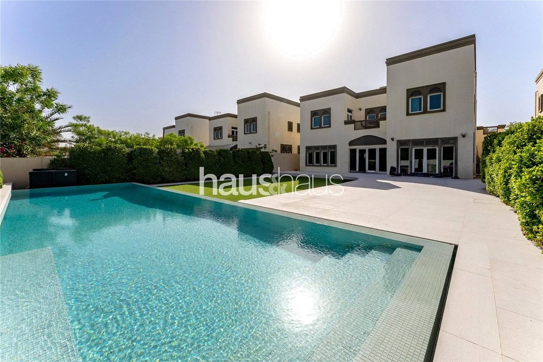 Dist 5 | Extended | Private Pool | 7,300 In Dubai, Dubai, United Arab ...