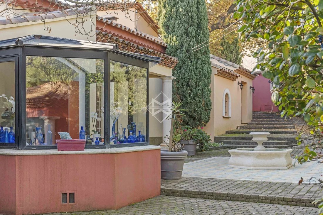 Property Of Character In A Lush In Toulon, Provence Alpes Côte D'azur ...