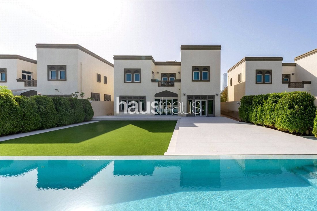 Dist 5 | Extended | Private Pool | 7,300 In Dubai, Dubai, United Arab ...